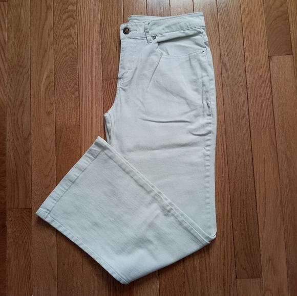 VF Jeanswear | Pants & Jumpsuits | Vf Jeanswear Pale Beige Jeans Size 3 ...